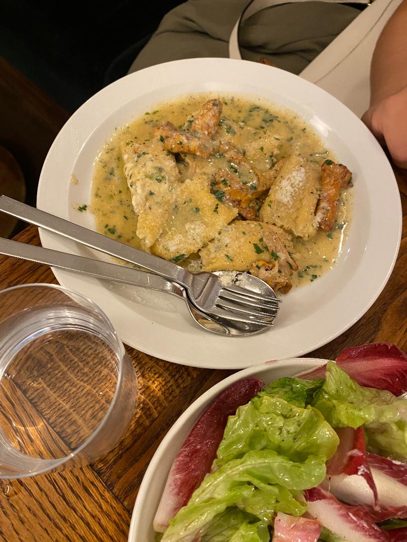 Strakers – Calendar Girl